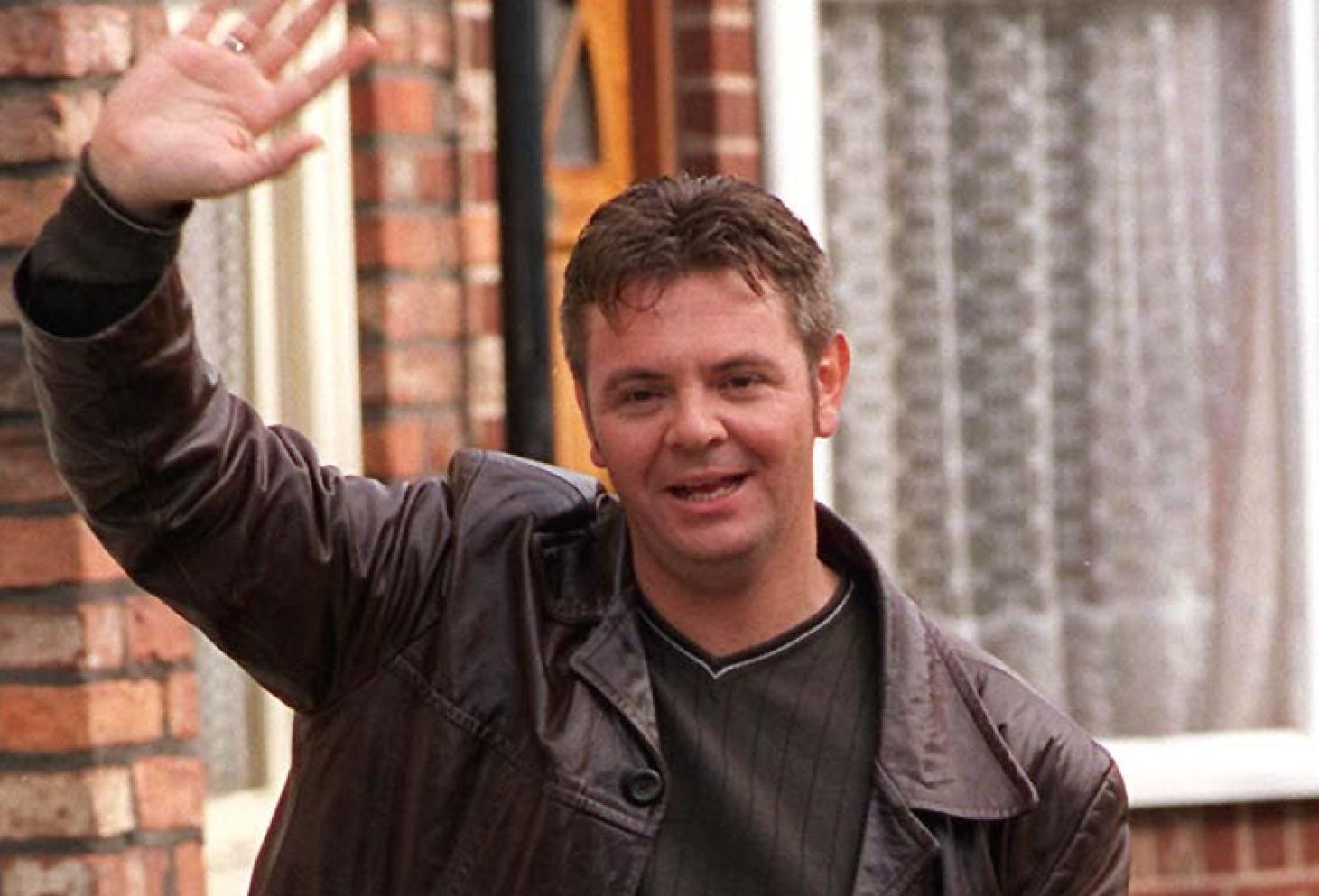 Coronation Street's Des Barnes is worlds apart from the cobbles: Seen ...