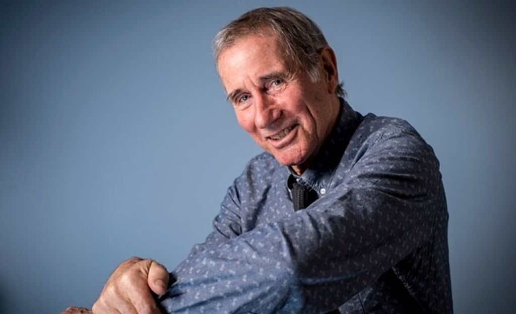 Jim Dale admits he wasn't friends with the Carry On clique as they ...